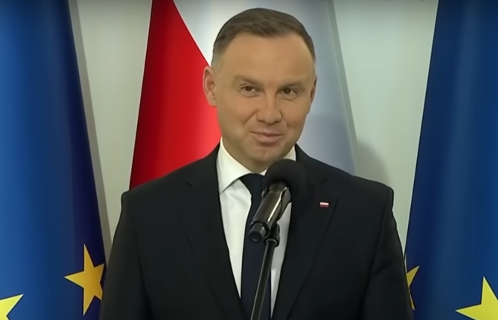 Andrzej Duda może wszystko. TAK brzmi najnowszy pomysł na życie po prezydenturze. "Wygląda ...