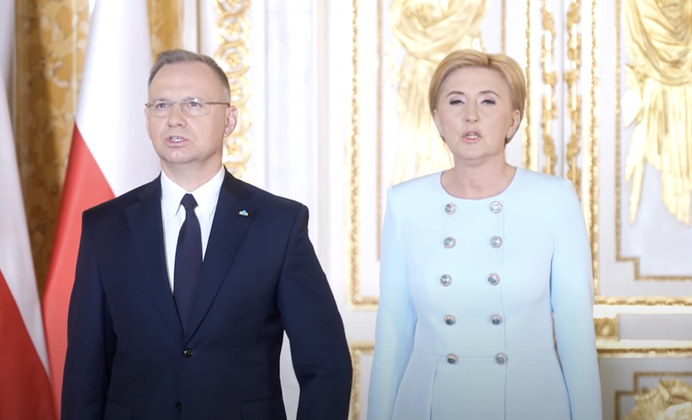 Agata Duda pojawiła się na uroczystościach w TEJ kreacji. Stylistka się ...